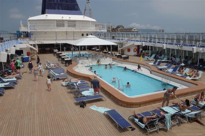 Conheça o Sun, primeiro navio da NCL no Brasil; fotos