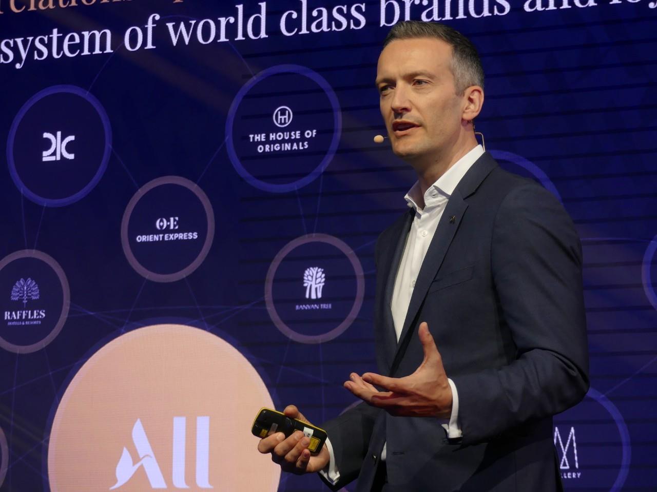 Accor muda identidade visual e lança nova marca midscale