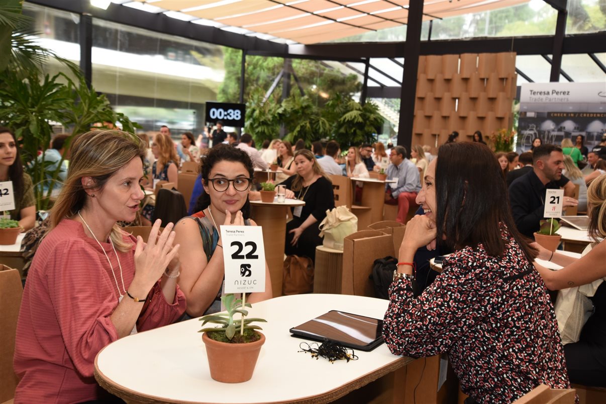 Teresa Perez põe fornecedores e buyers frente a frente