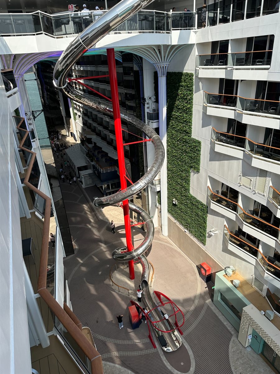 Conheça as cabines do MSC World Europa | Mercado