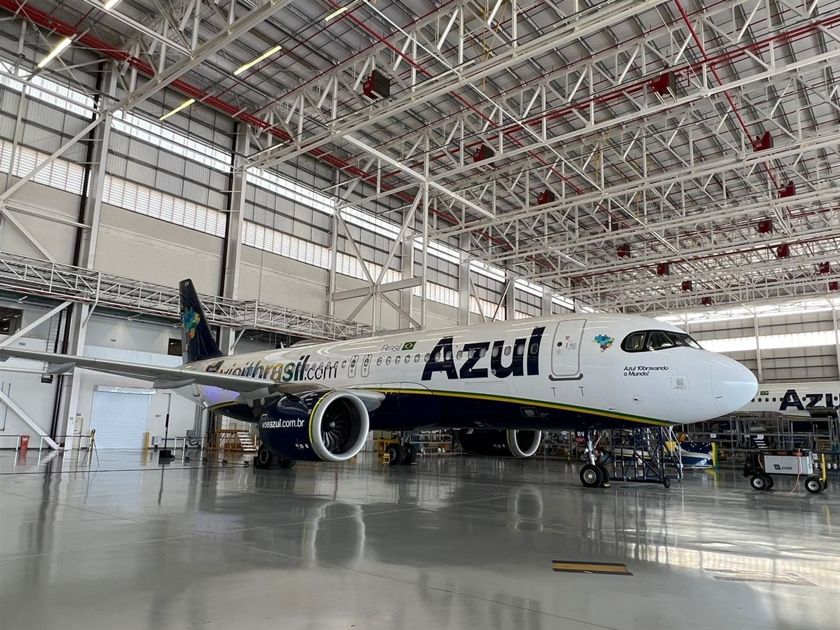 Azul personaliza aviões com a Marca Brasil; veja fotos
