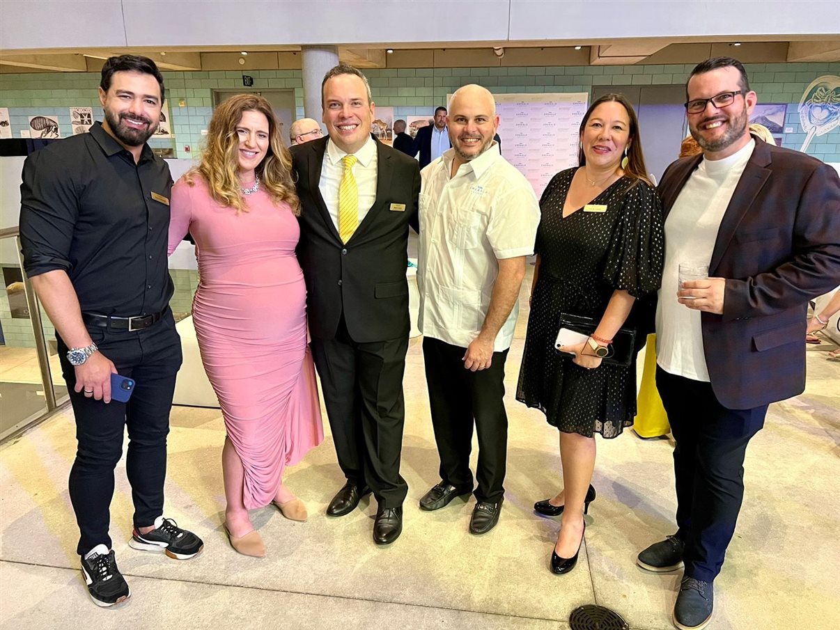 Ricardo Alves é homenageado em novo navio da Scenic