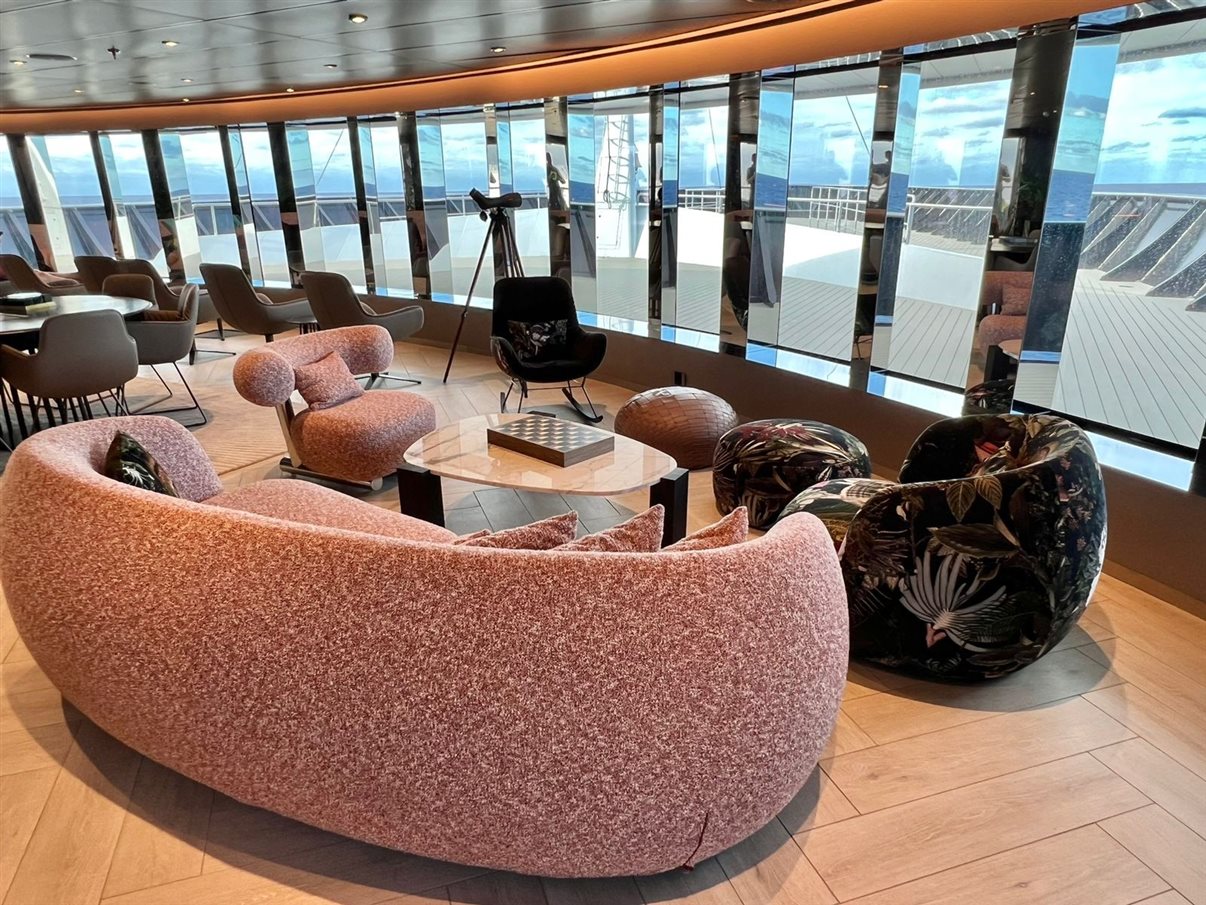 Ricardo Alves é homenageado em novo navio da Scenic