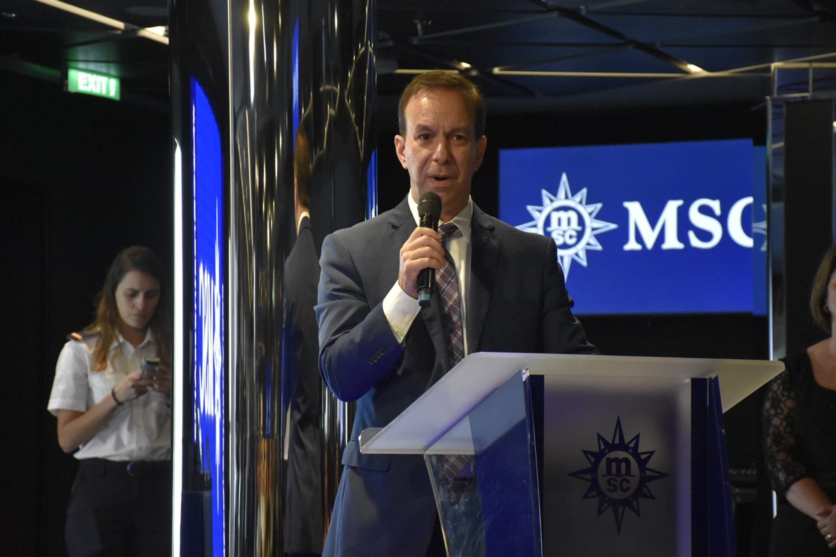 MSC faz troca de placas do MSC Grandiosa em Santos