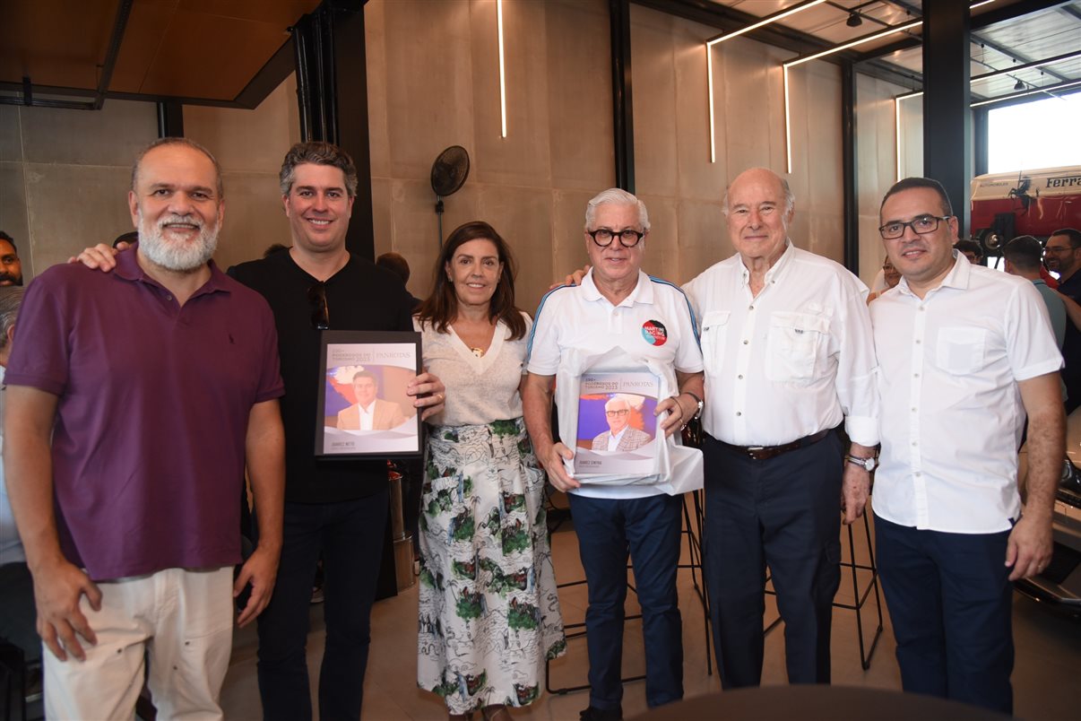 Juarez Cintra e Juarez Cintra Neto recebem suas placas