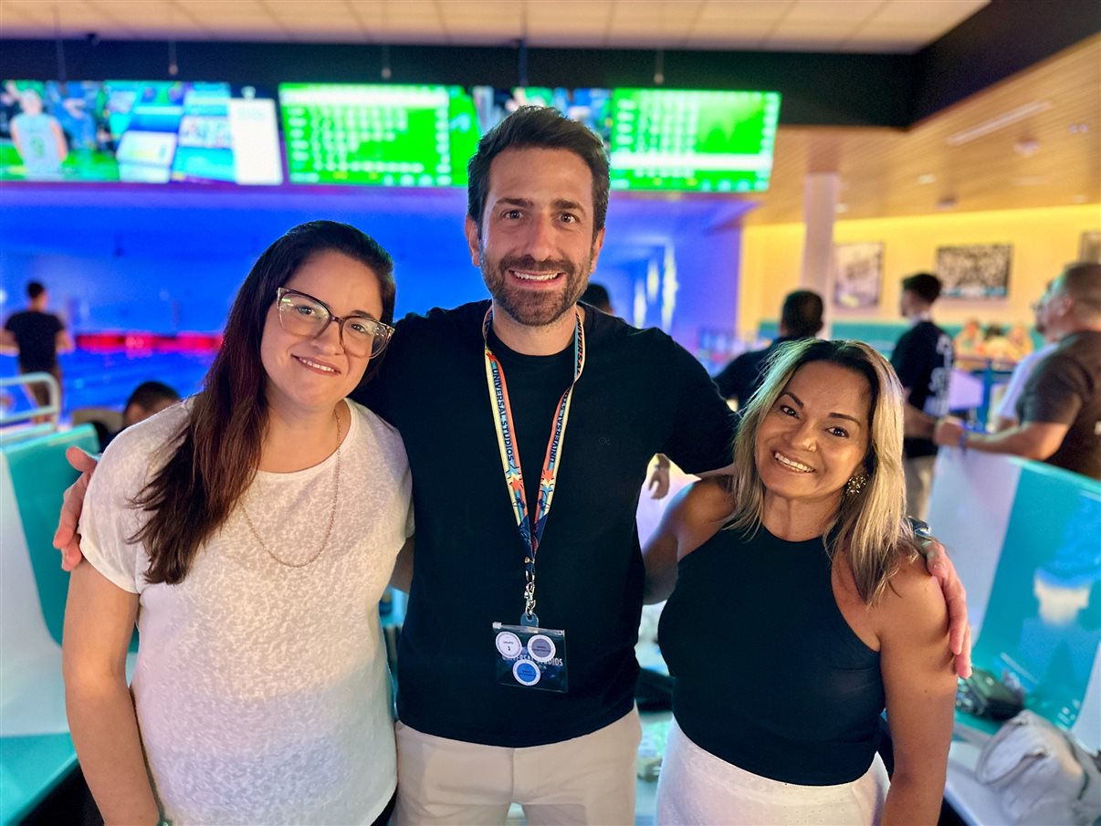 Summit Trend tem dia de Universal e boliche em Orlando