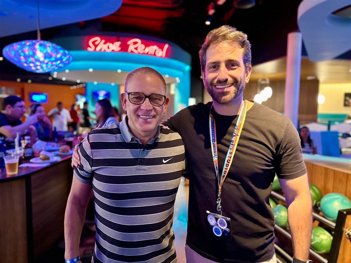 Summit Trend tem dia de Universal e boliche em Orlando