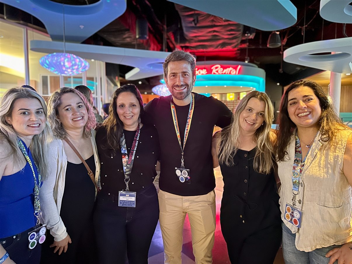 Summit Trend tem dia de Universal e boliche em Orlando