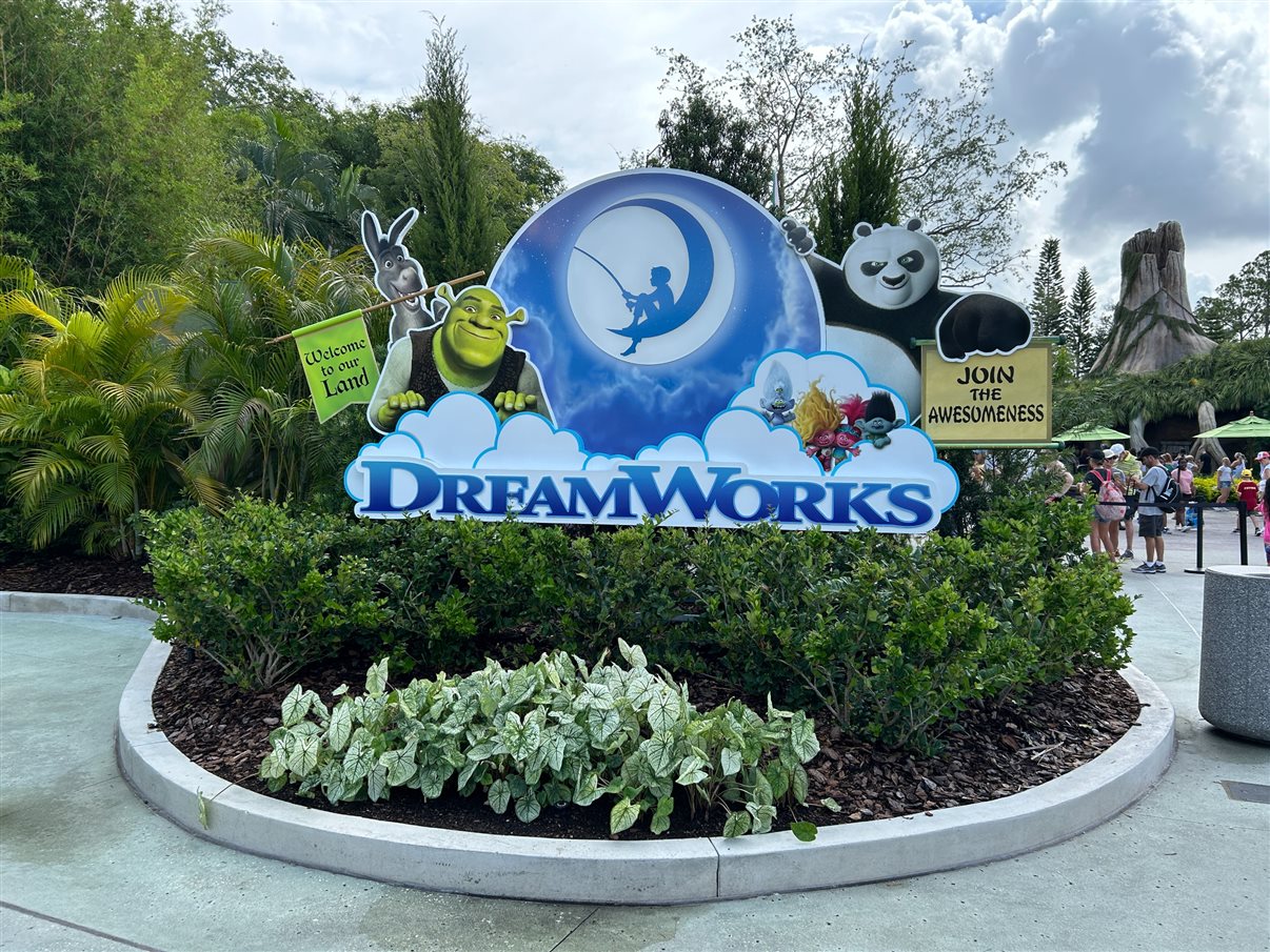 DreamWorks Land recebe convidados da Gol e Smiles