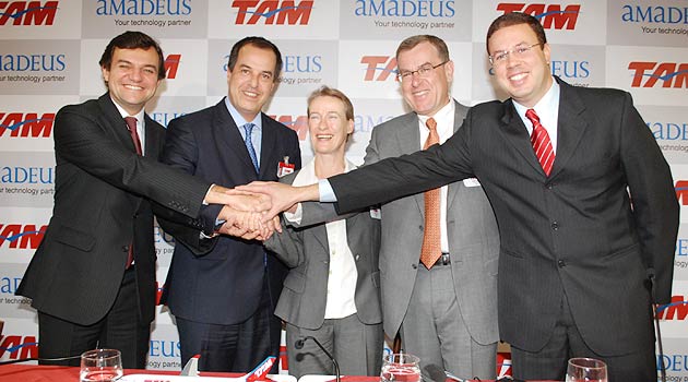 Veja fotos da oficialização do acordo Tam/Amadeus