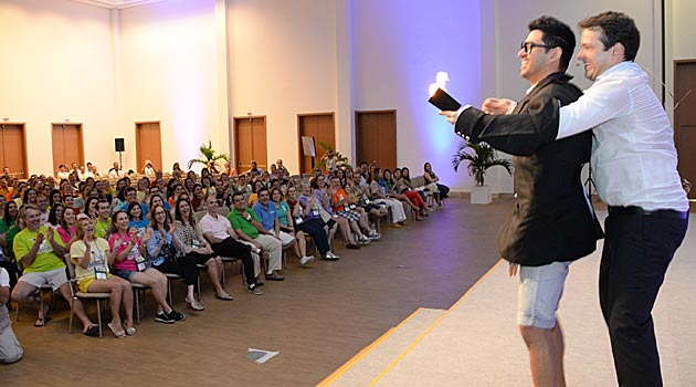 Veja fotos do dia dos agentes no Workshop Visual | Gente