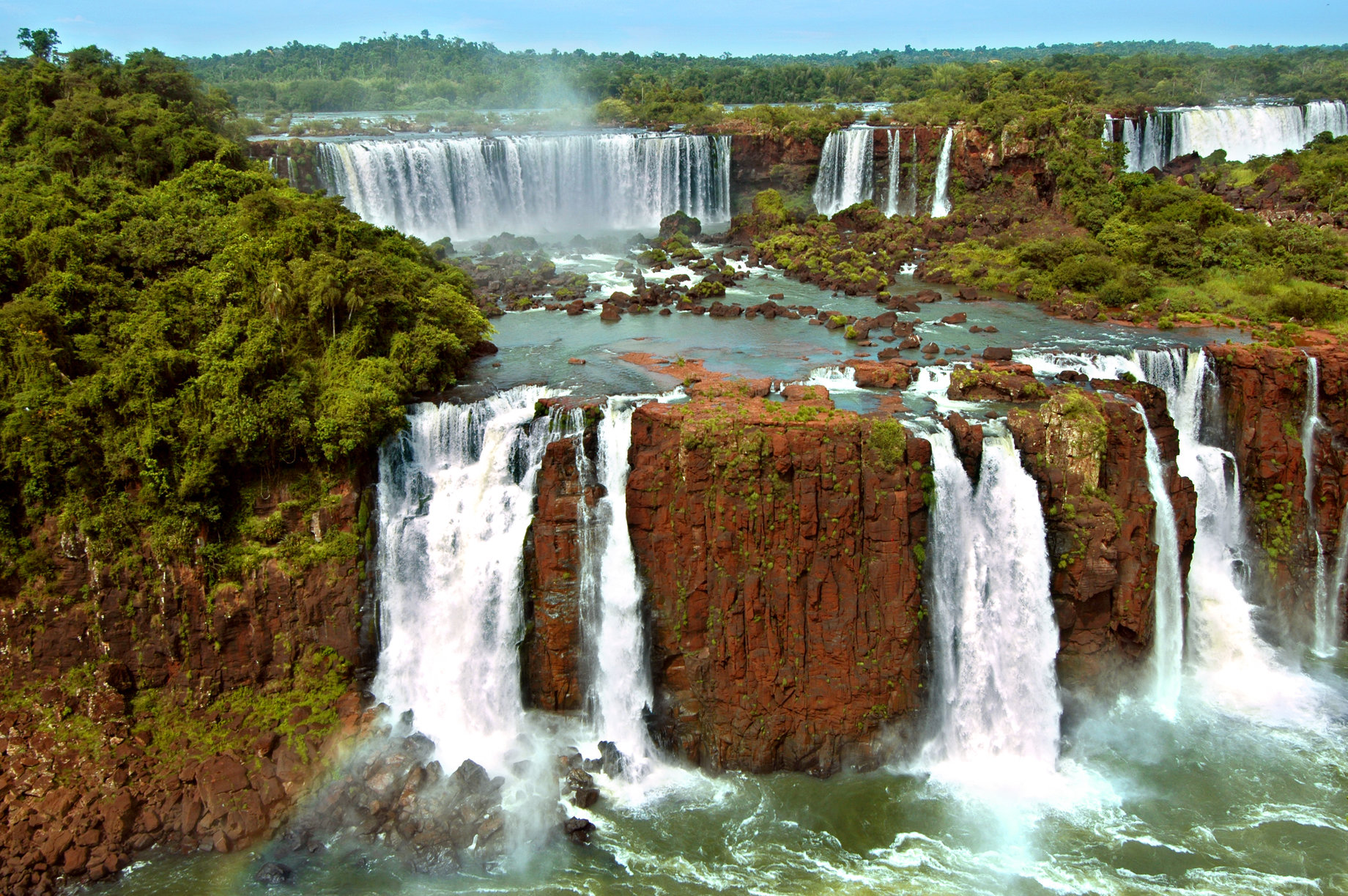 Conheça 15 cataratas impressionantes ao redor do mundo