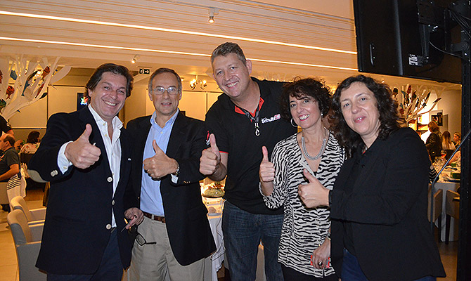 Megafam da Schultz leva 100 agentes para Portugal | Mercado